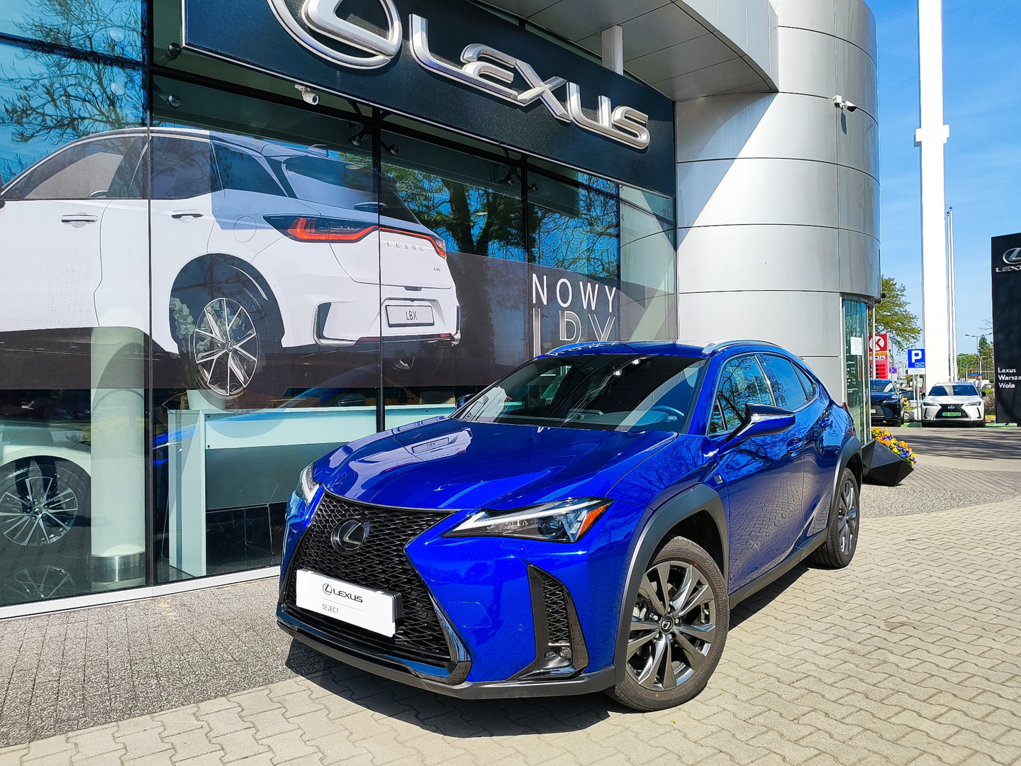 Oferta samochodu Lexus UX 2.0 Hybryda 2023 147 999 zł brutto Lexus ...